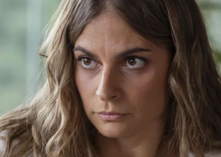 'Terra Forte': Flor fica em choque ao descobrir romance inesperado
